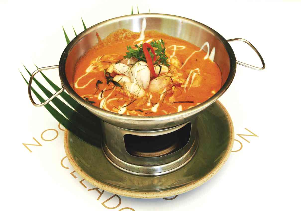 Chicken mangosteen curry, papaya salad, soft-shell crabs–Thai cuisine ...