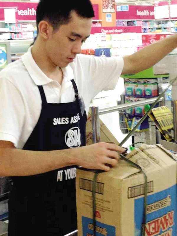 My stint as an SM grocery bagger | Lifestyle.INQ | Lifestyle.INQ