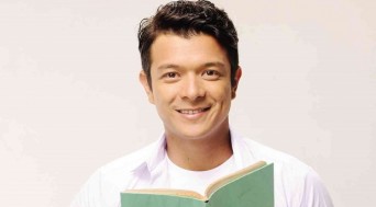 Bob Ong's ‘ABNKKBSNPLAko?!’ is now a movie | Inquirer Lifestyle