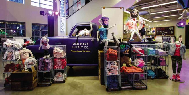 Old Navy opens–only its 3rd outside the US–with near-incredible price ...