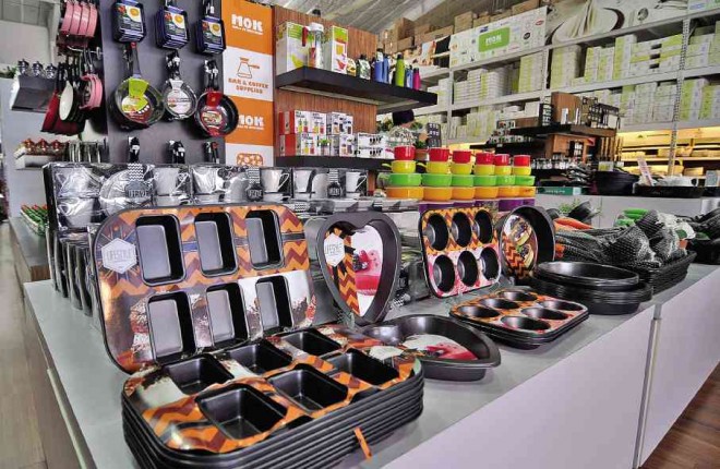 First ever food-service mall opens | Lifestyle.INQ | Lifestyle.INQ