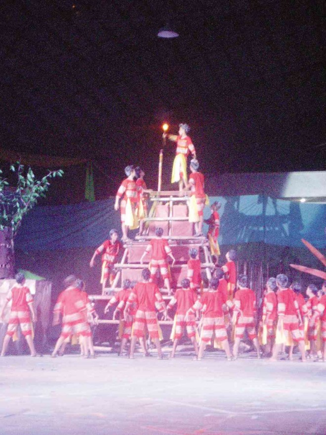 Anilao town in Iloilo reinvents itself through Festival of Lights ...