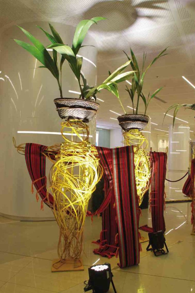 Rachy Cuna puts ‘Sabong’ –with Pinoy humor and pride–in a high-end mall ...