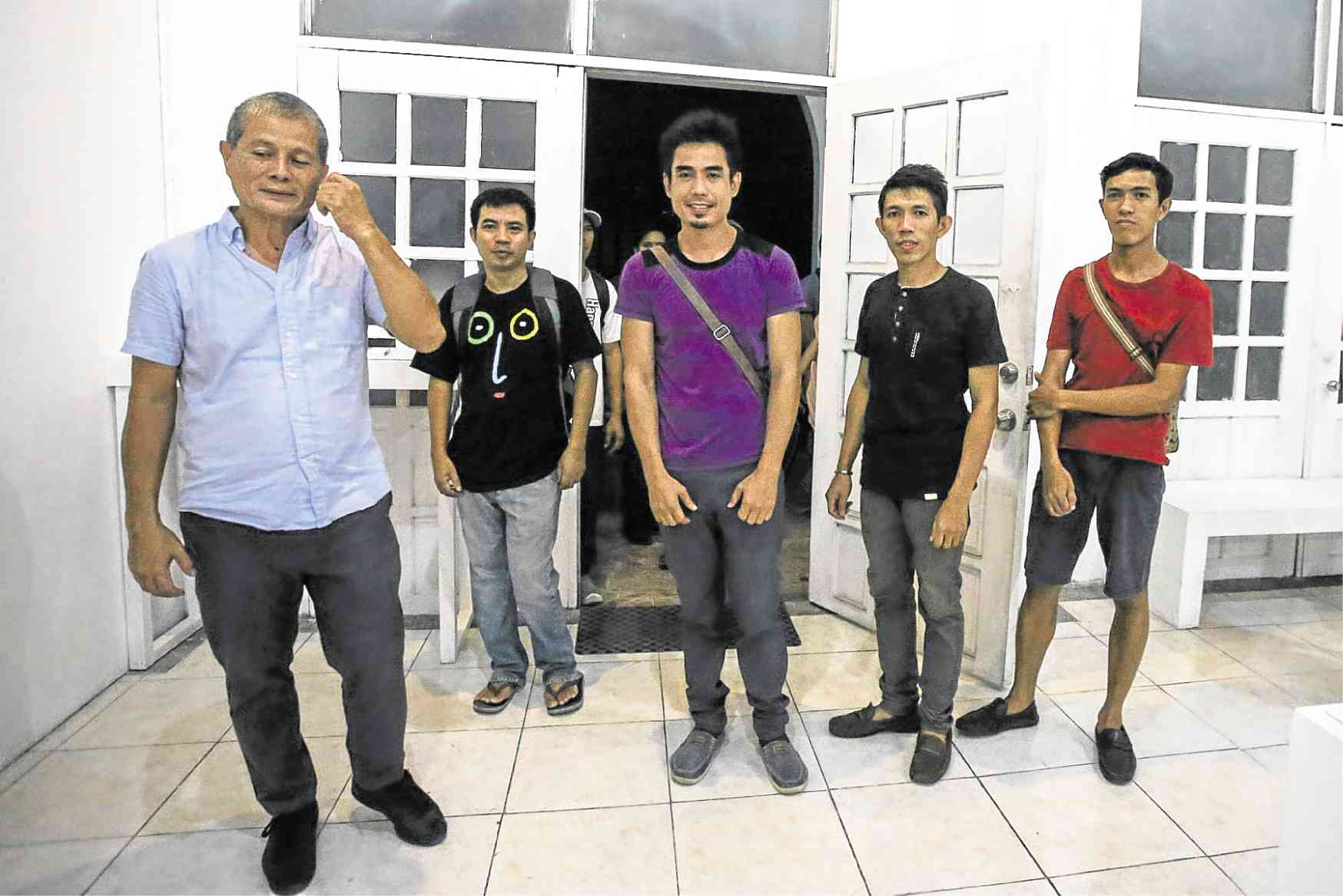 Wood sculpture exhibit proves why Iloilo art scene is vibrant ...