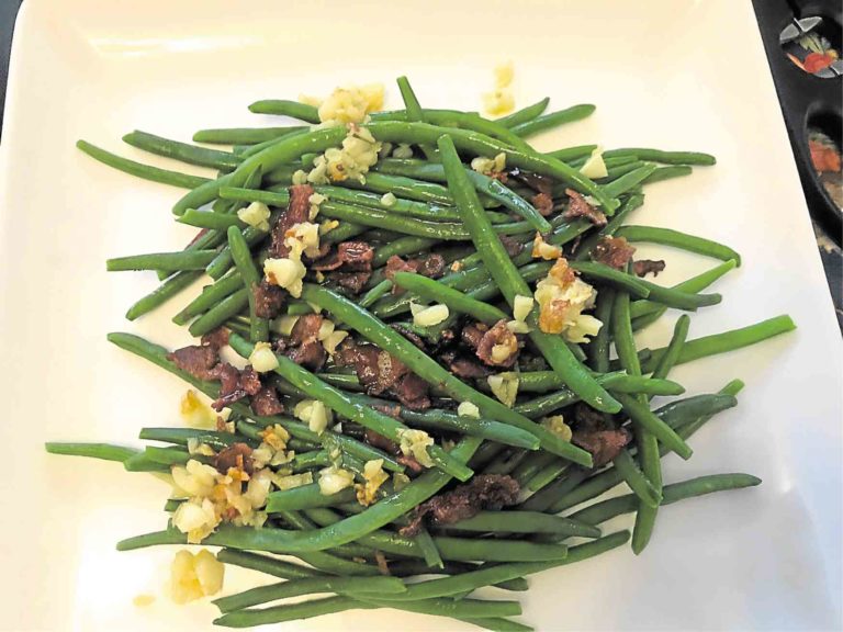 French beans with garlic butter and bacon–easy veggie dish for picky ...