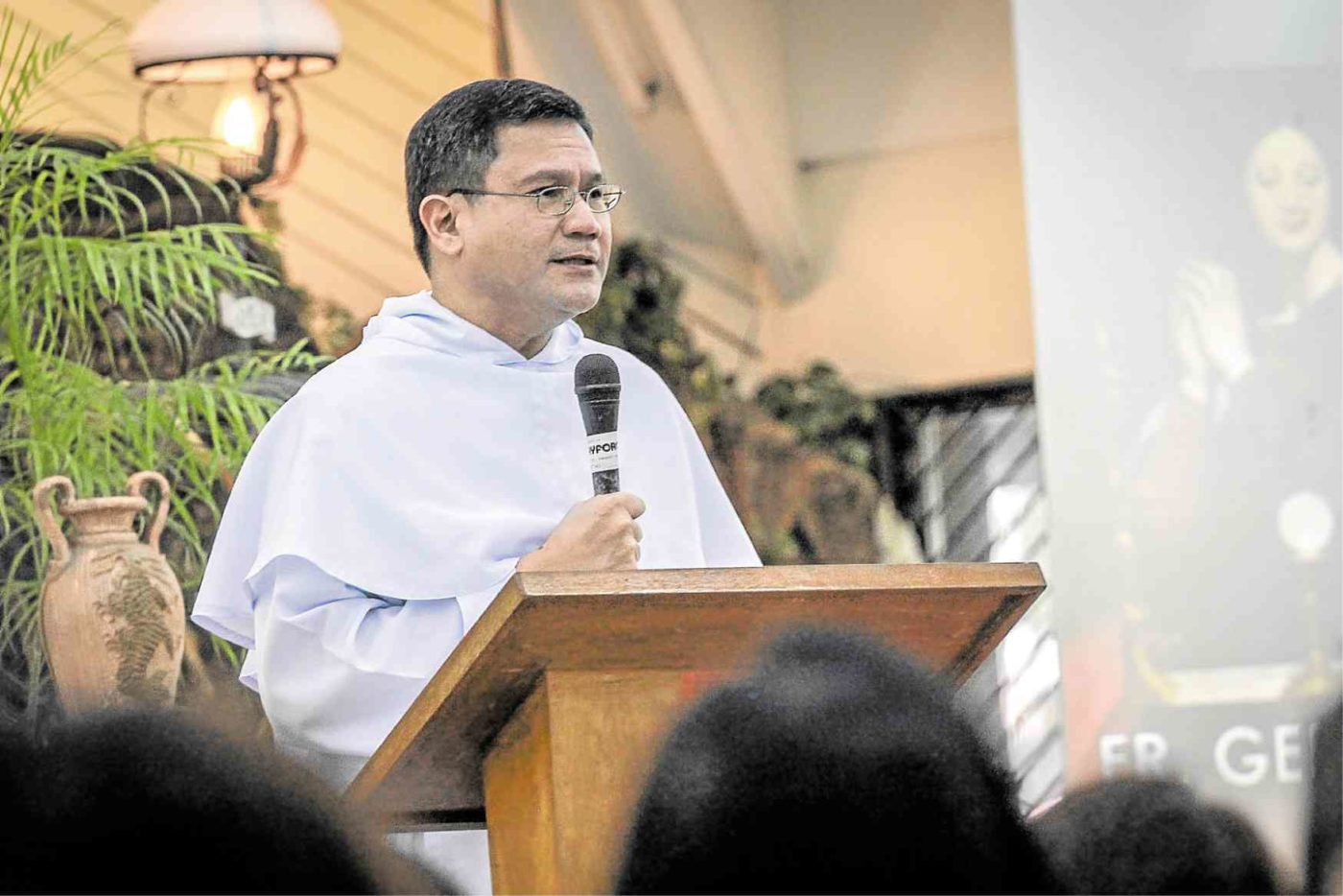 Fr. Timoner, OP: ‘Dark side of Christmas’ means there’s need to ‘heal ...