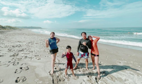 WATCH: Dimples Romana shows daughter Callie surfing for the first time ...