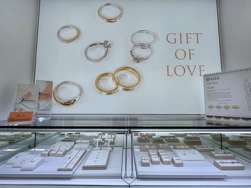 J’s Diamond opens its flagship store in Ayala Malls Trinoma