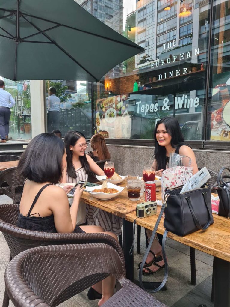 A meal at these Uptown Bonifacio restaurants is what your mom deserves ...