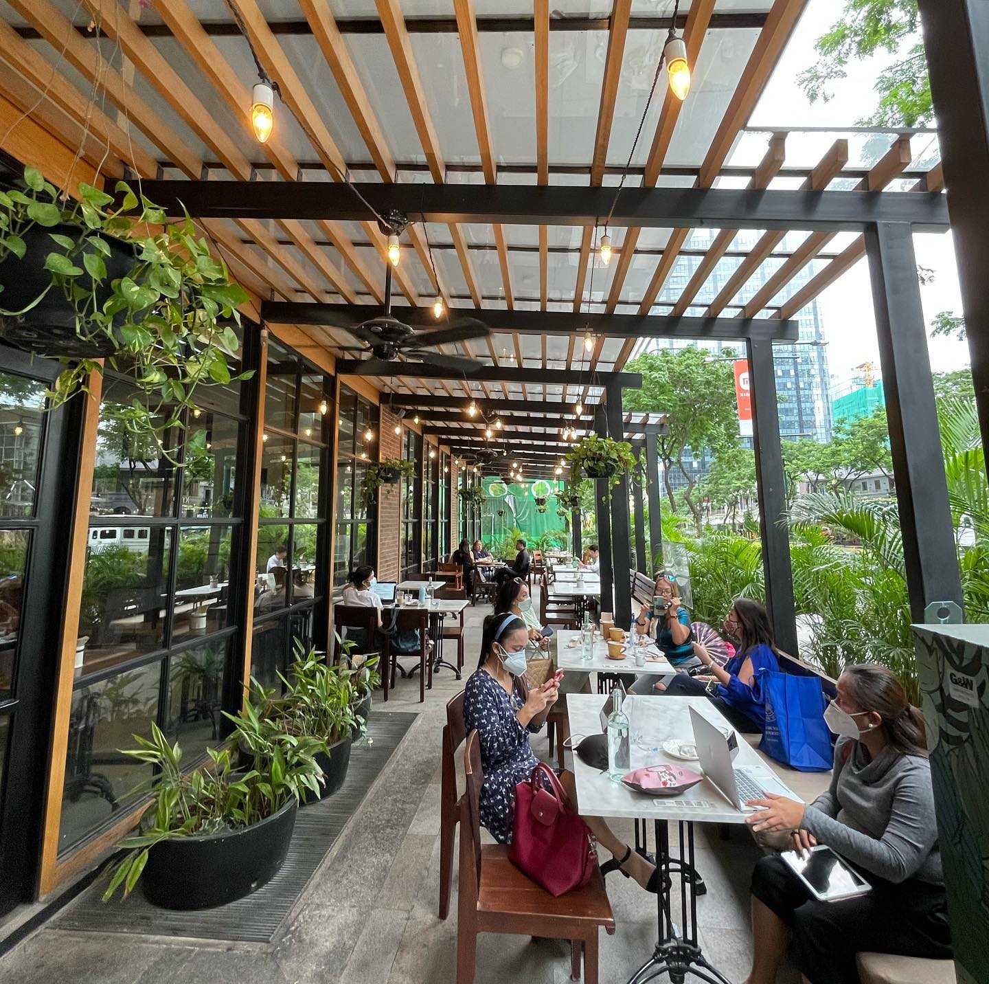 A meal at these Uptown Bonifacio restaurants is what your mom deserves ...