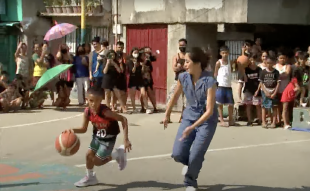 WATCH: Gretchen Ho plays basketball with boy who does Stephen Curry ...