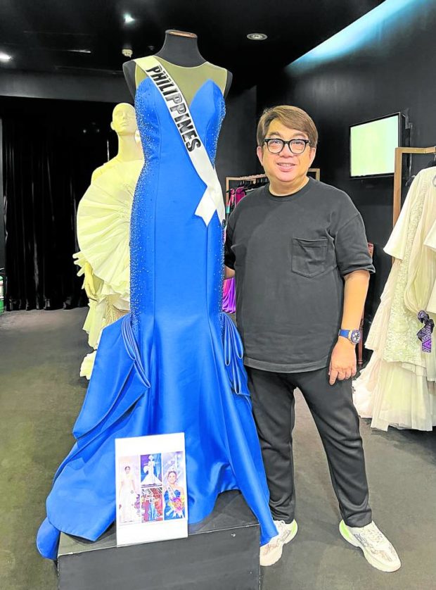 Albert Andrada to highlight piña, jusi at Paris Haute Couture Week ...