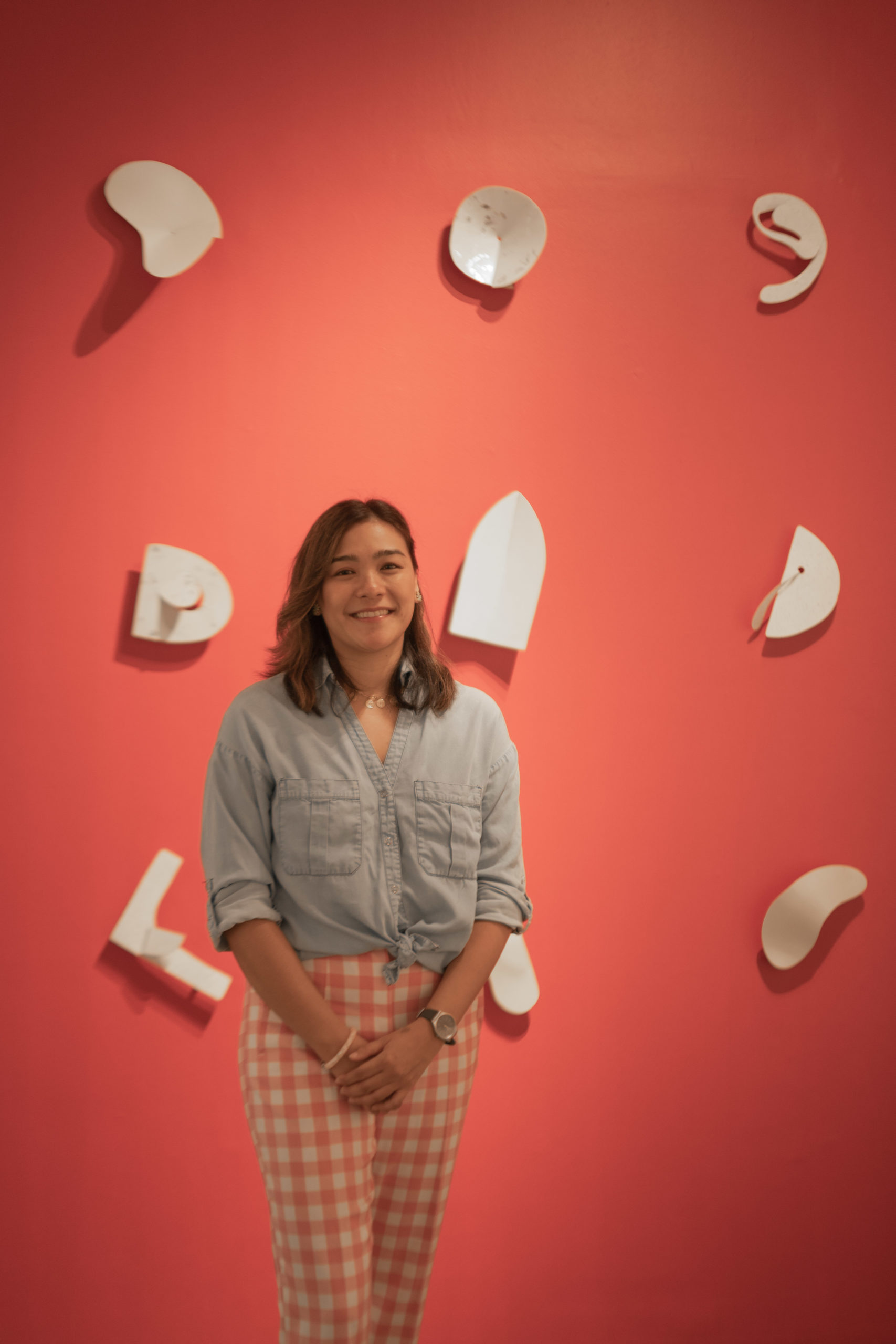 ‘Snap Shoot’: Lilianna Manahan Tells Stories on Sculpted Paper ...