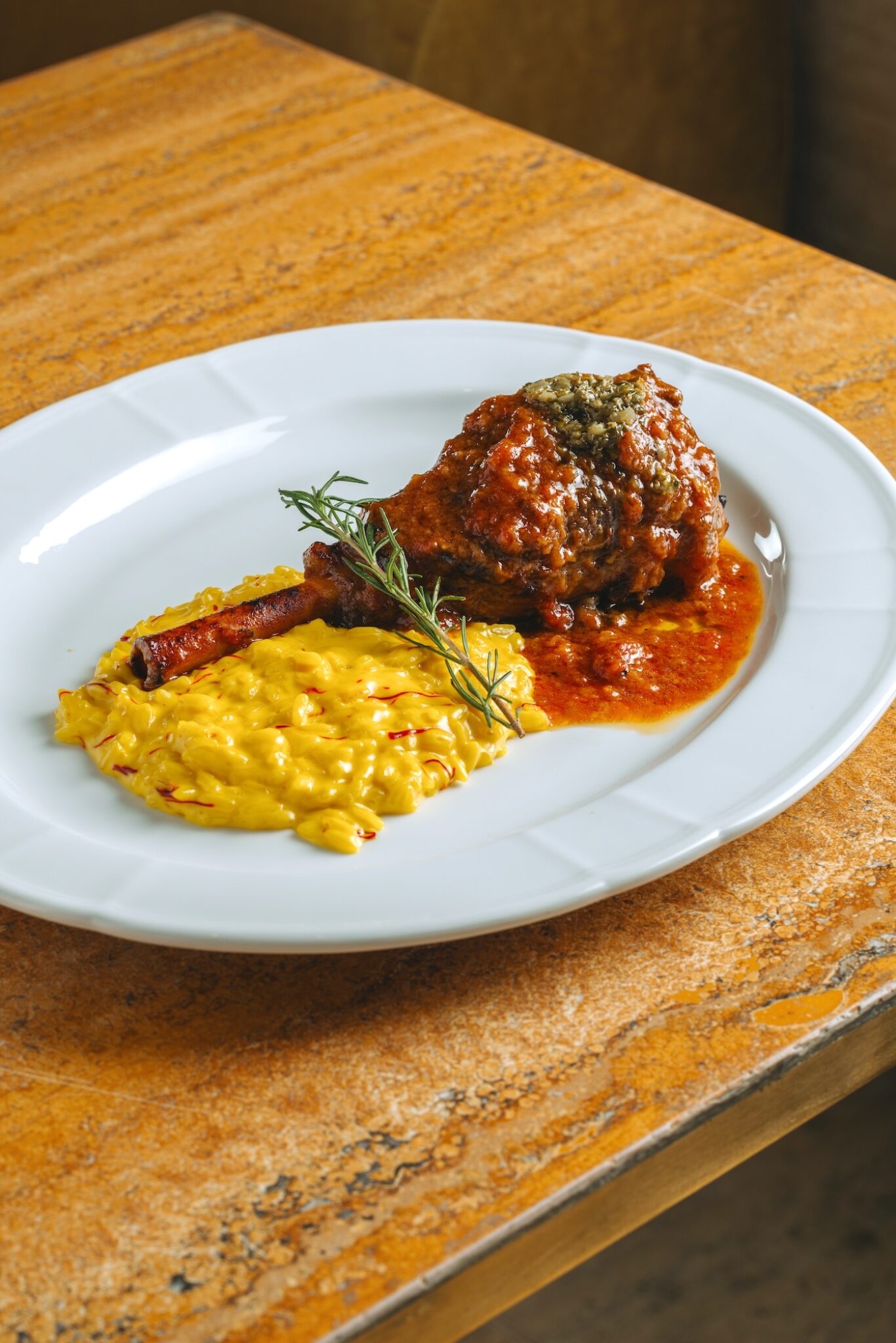 Lusso at The Podium: A golden masterpiece in Mandaluyong City ...