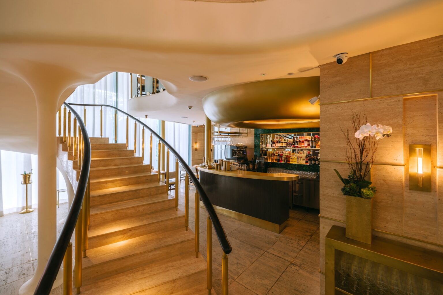 Lusso at The Podium: A golden masterpiece in Mandaluyong City ...