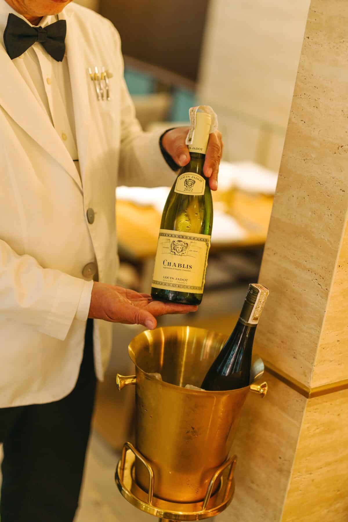 Lusso at The Podium: A golden masterpiece in Mandaluyong City ...