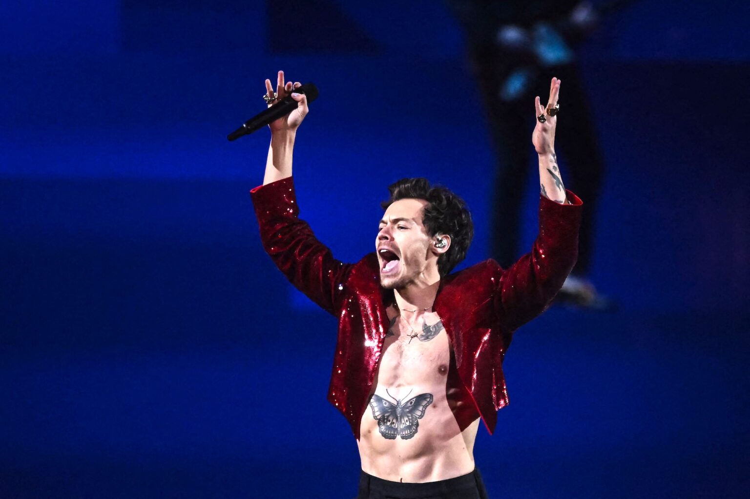 Harry Styles runs a ‘golden’ sub-3:30 in the 2025 Tokyo Marathon ...