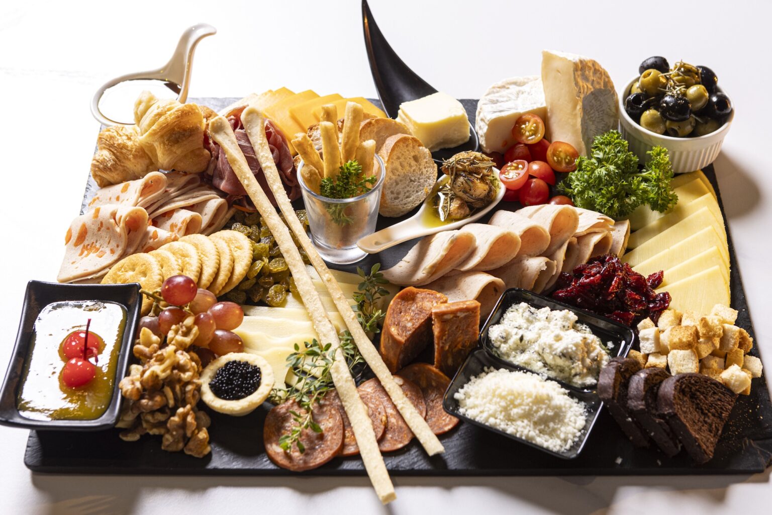 Chef Jonathan Bautista steers Vikings Eastwood to a world-class buffet ...