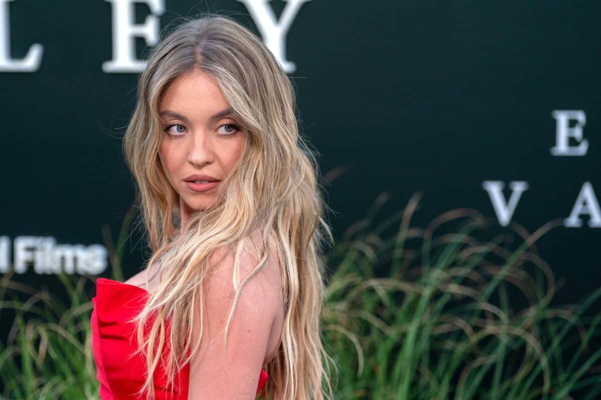 American Eagle 'jeans' campaign that stars Sydney Sweeney under fire | Lifestyle.INQ | Lifestyle.INQ