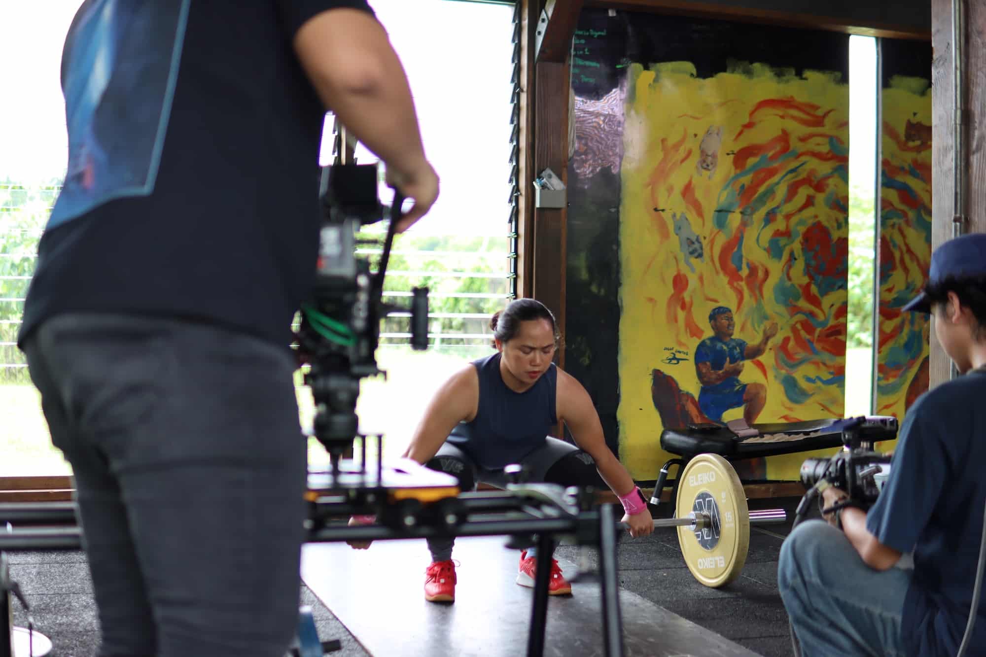 Who lifts up Hidilyn Diaz? | Lifestyle.INQ | Lifestyle.INQ